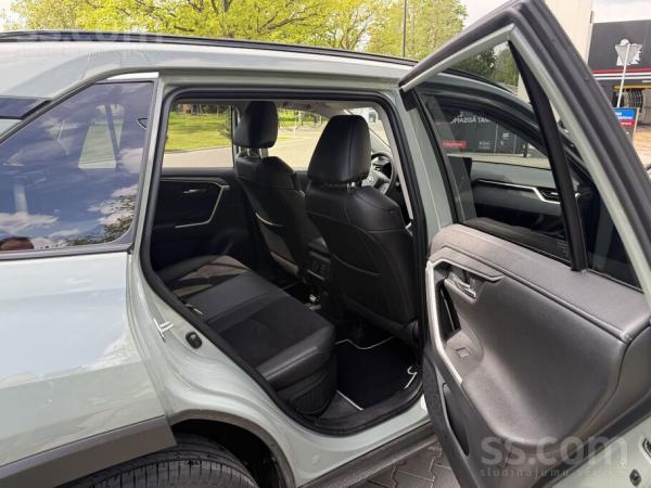 Zaļš Toyota RAV4 2024 Rīga, ar dzinēja tilpumu 2.50 L un nobraukumu 8 tūkst. km par 8700 €, foto 5 vietnē AUTOMOTO.COM.LV