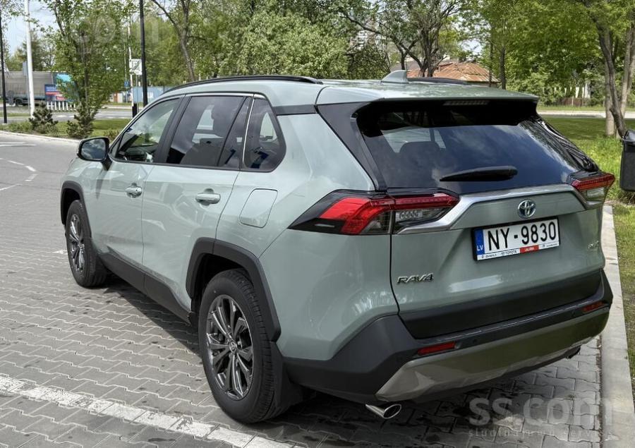 Zaļš Toyota RAV4 2024 Rīga, ar dzinēja tilpumu 2.50 L un nobraukumu 8 tūkst. km par 8700 €, foto 6 vietnē AUTOMOTO.COM.LV