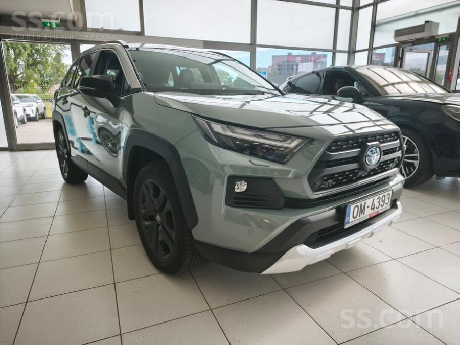 Зеленый Тойота РАВ 4 2024 в Рига, объемом двигателя 2.50 л и пробегом 55 тыс. км за 37900 €, фото 5 на AUTOMOTO.COM.LV