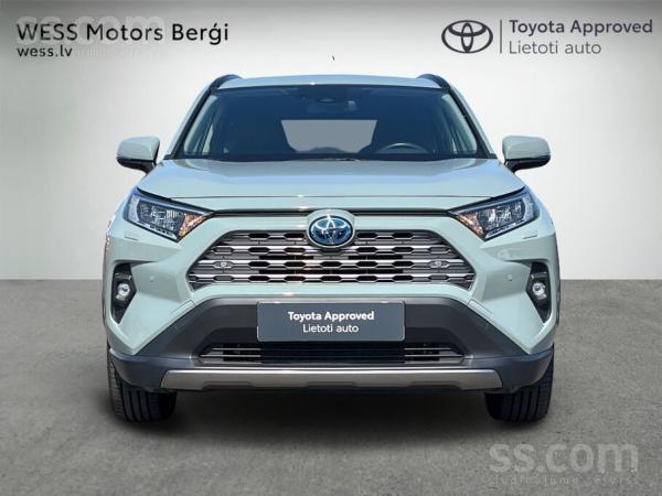 Green Toyota RAV4 2024 in Riga, with an engine capacity of 2.50 L and mileage of 51 thousand km for 38990 €, photo 5 on AUTOMOTO.COM.LV