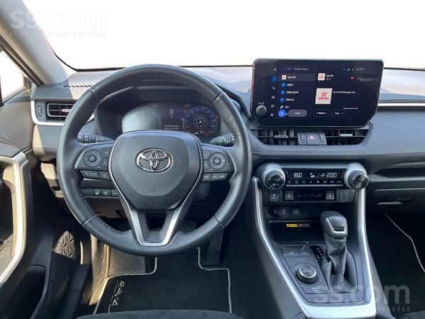 Green Toyota RAV4 2024 in Riga, with an engine capacity of 2.50 L and mileage of 51 thousand km for 38990 €, photo 9 on AUTOMOTO.COM.LV