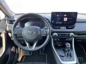 Green Toyota RAV4 2024 in Riga, with an engine capacity of 2.50 L and mileage of 51 thousand km for 38990 €, photo 10 on AUTOMOTO.COM.LV