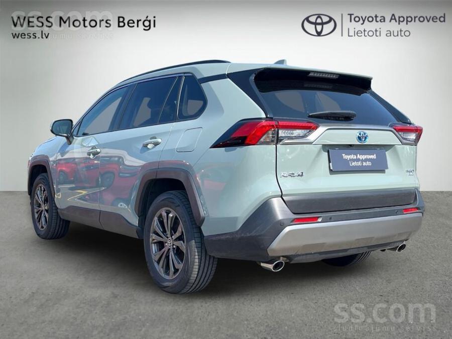 Green Toyota RAV4 2024 in Riga, with an engine capacity of 2.50 L and mileage of 51 thousand km for 38990 €, photo 25 on AUTOMOTO.COM.LV