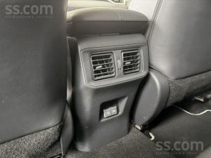 Green Toyota RAV4 2024 in Riga, with an engine capacity of 2.50 L and mileage of 73 thousand km for 36990 €, photo 12 on AUTOMOTO.COM.LV