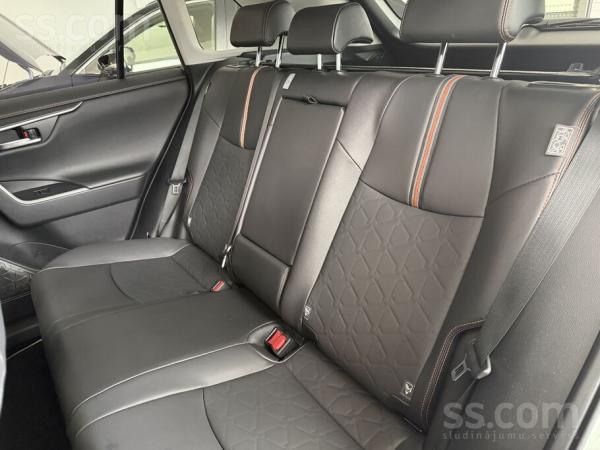 Toyota RAV4 2024 Rīga vietnē Zaļš Toyota RAV4 2024 Rīga, ar dzinēja tilpumu 2.50 L un nobraukumu 73 tūkst. km par 36990 €, foto 10 vietnē AUTOMOTO.COM.LV
