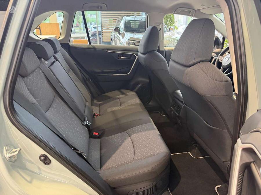 Zaļš Toyota RAV4 2025 Šauļi, ar dzinēja tilpumu 2.49 L un nobraukumu 16 tūkst. km par 38500 €, foto 9 vietnē AUTOMOTO.COM.LV