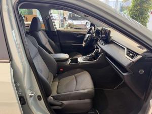 Zaļš Toyota RAV4 2025 Šauļi, ar dzinēja tilpumu 2.49 L un nobraukumu 16 tūkst. km par 38500 €, foto 10 vietnē AUTOMOTO.COM.LV