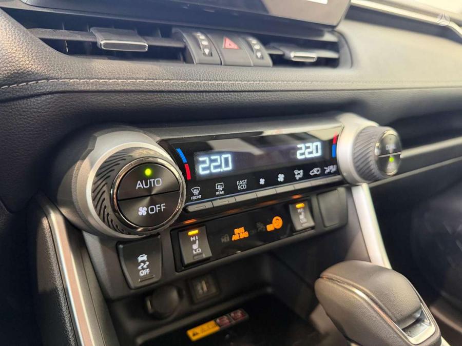 Zaļš Toyota RAV4 2025 Šauļi, ar dzinēja tilpumu 2.49 L un nobraukumu 16 tūkst. km par 38500 €, foto 15 vietnē AUTOMOTO.COM.LV