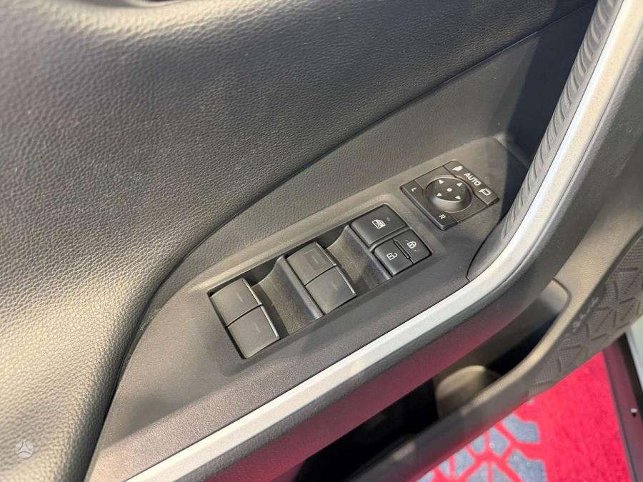 Zaļš Toyota RAV4 2025 Šauļi, ar dzinēja tilpumu 2.49 L un nobraukumu 16 tūkst. km par 38500 €, foto 21 vietnē AUTOMOTO.COM.LV