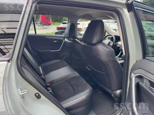 Zaļš Toyota RAV4 2025 Rīga, ar dzinēja tilpumu 2.50 L un nobraukumu 21 tūkst. km par 35850 €, foto 8 vietnē AUTOMOTO.COM.LV