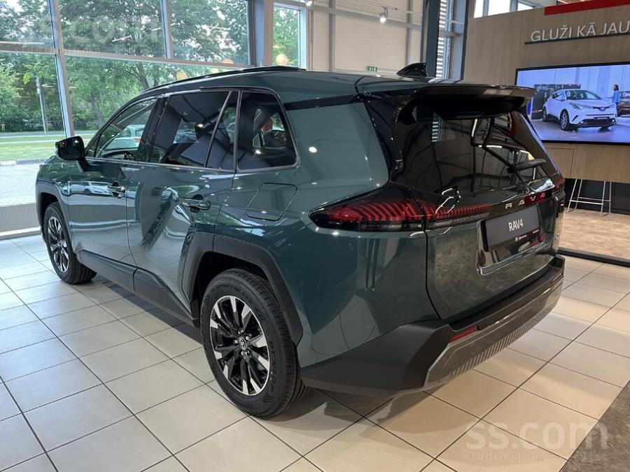 Zaļš Toyota RAV4 2026 Ventspils, ar dzinēja tilpumu 2.50 L un nobraukumu 10 tūkst. km par 41690 €, foto 5 vietnē AUTOMOTO.COM.LV