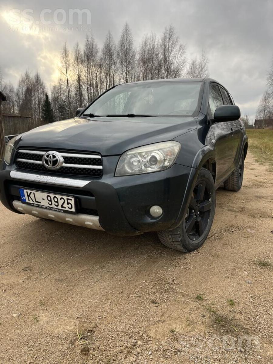 Zaļš Toyota RAV4 2008 Kuldīga, ar dzinēja tilpumu 2.20 L un nobraukumu 388 tūkst. km par 3800 €, foto 1 vietnē AUTOMOTO.COM.LV