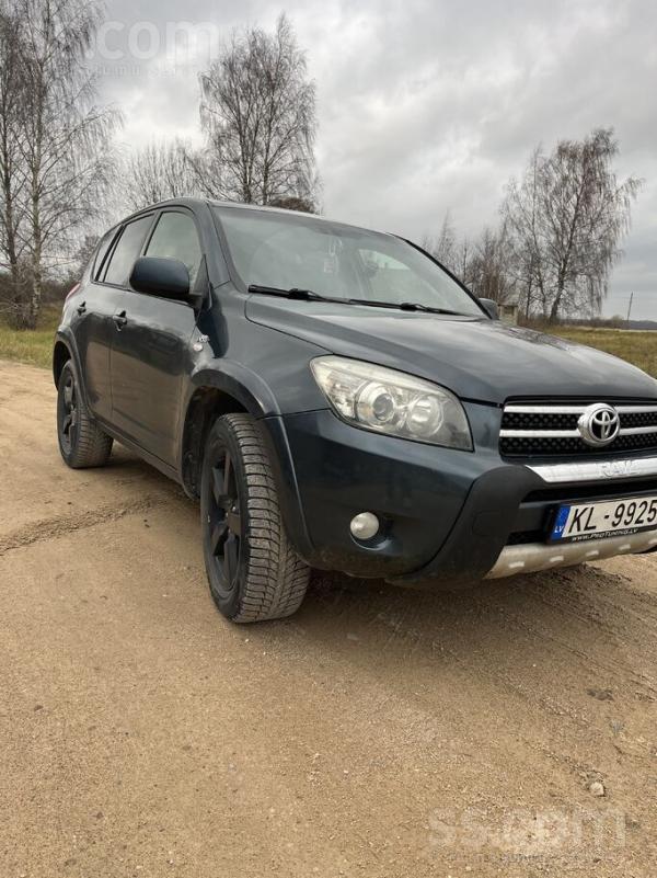 Zaļš Toyota RAV4 2008 Kuldīga, ar dzinēja tilpumu 2.20 L un nobraukumu 388 tūkst. km par 3800 €, foto 2 vietnē AUTOMOTO.COM.LV