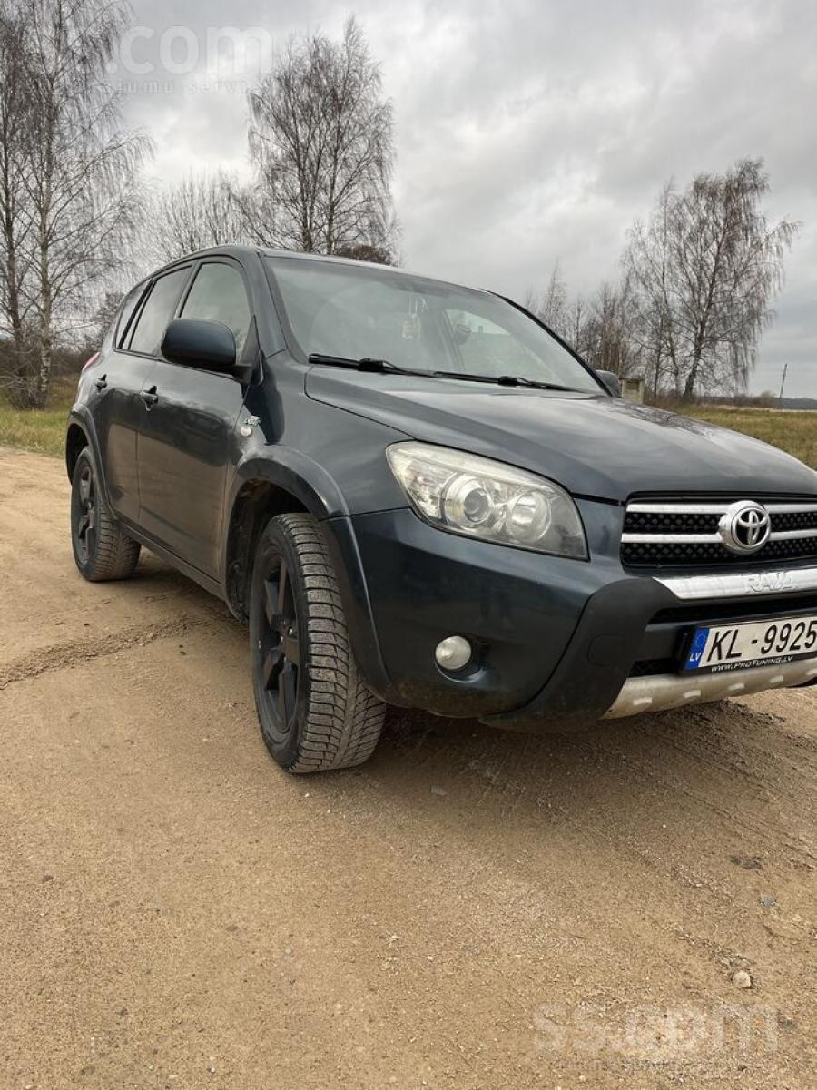 Zaļš Toyota RAV4 2008 Kuldīga, ar dzinēja tilpumu 2.20 L un nobraukumu 388 tūkst. km par 3800 €, foto 2 vietnē AUTOMOTO.COM.LV