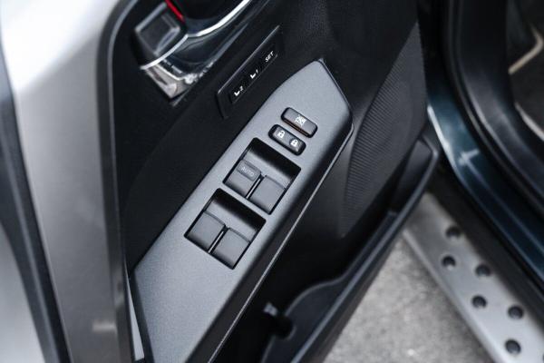 Тойота РАВ 4 2018 в Рига на AUTOMOTO.COM.LV Зеленый Тойота РАВ 4 2018 в Рига, объемом двигателя 2.40 л и пробегом 103 тыс. км за 18900 €, фото 11 на AUTOMOTO.COM.LV