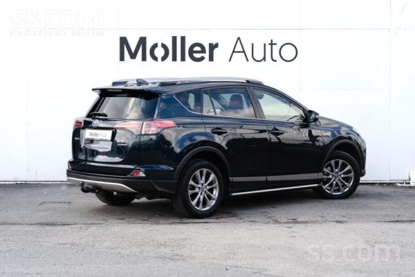 Zaļš Toyota RAV4 2018 Rīga, ar dzinēja tilpumu 2.40 L un nobraukumu 103 tūkst. km par 18900 €, foto 4 vietnē AUTOMOTO.COM.LV