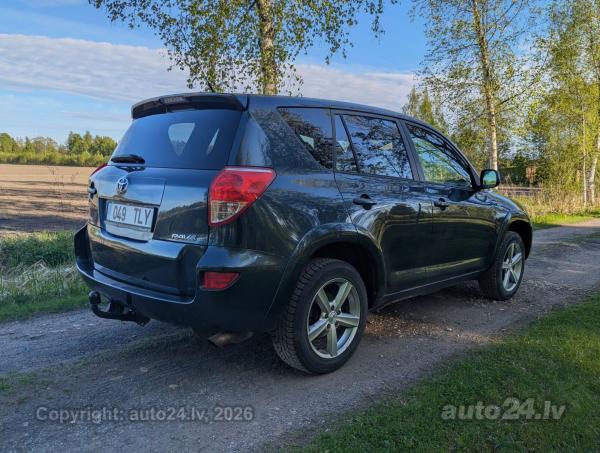 Zaļš Toyota RAV4 2006 Pērnava, ar dzinēja tilpumu 2.20 L un nobraukumu 316 tūkst. km par 3600 €, foto 2 vietnē AUTOMOTO.COM.LV