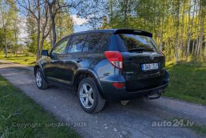 Zaļš Toyota RAV4 2006 Pērnava, ar dzinēja tilpumu 2.20 L un nobraukumu 316 tūkst. km par 3600 €, foto 9 vietnē AUTOMOTO.COM.LV