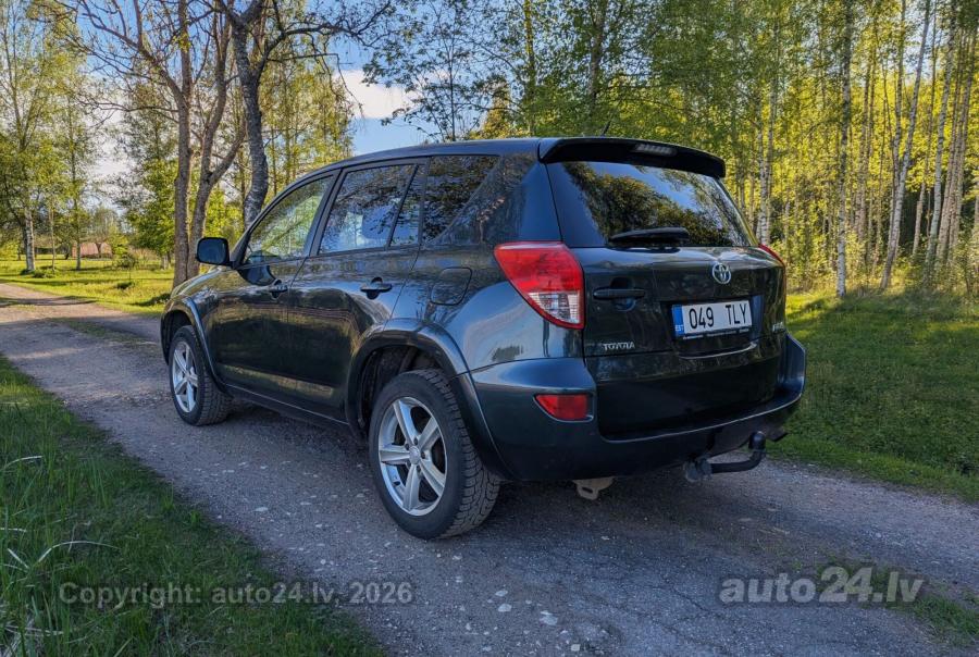 Zaļš Toyota RAV4 2006 Pērnava, ar dzinēja tilpumu 2.20 L un nobraukumu 316 tūkst. km par 3600 €, foto 9 vietnē AUTOMOTO.COM.LV
