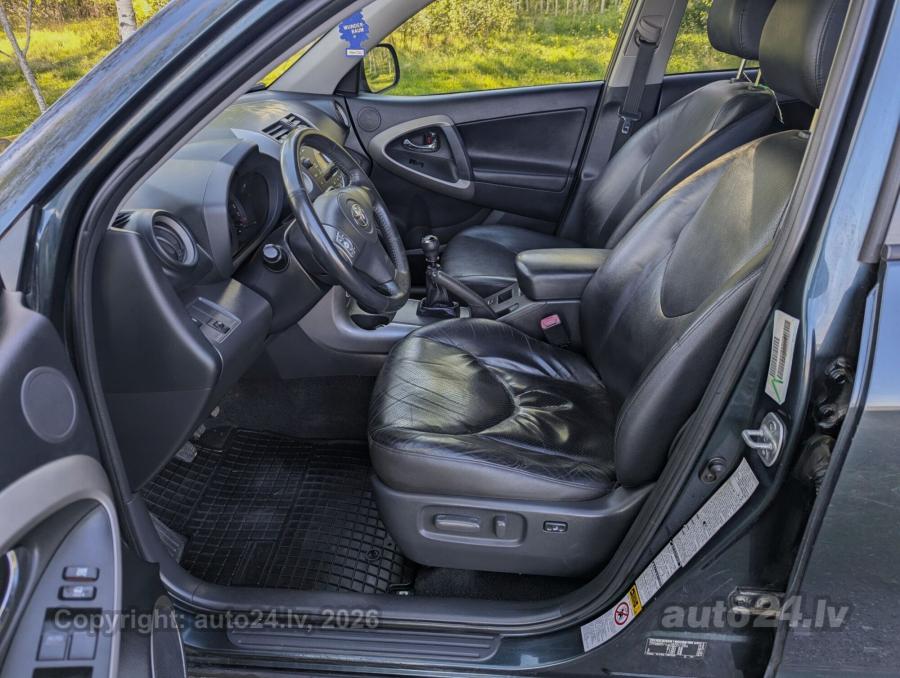 Zaļš Toyota RAV4 2006 Pērnava, ar dzinēja tilpumu 2.20 L un nobraukumu 316 tūkst. km par 3600 €, foto 10 vietnē AUTOMOTO.COM.LV