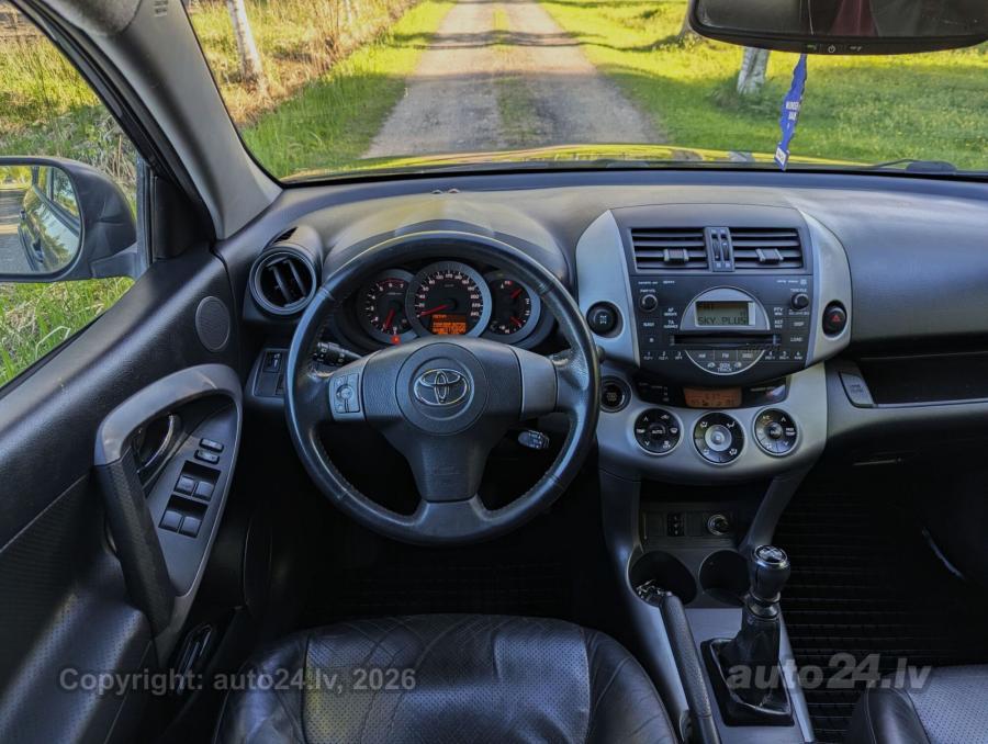 Zaļš Toyota RAV4 2006 Pērnava, ar dzinēja tilpumu 2.20 L un nobraukumu 316 tūkst. km par 3600 €, foto 14 vietnē AUTOMOTO.COM.LV