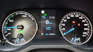 Green Toyota RAV4 2021 in Tallinn, with an engine capacity of 2.49 L and mileage of 57 thousand km for 27995 €, photo 14 on AUTOMOTO.COM.LV