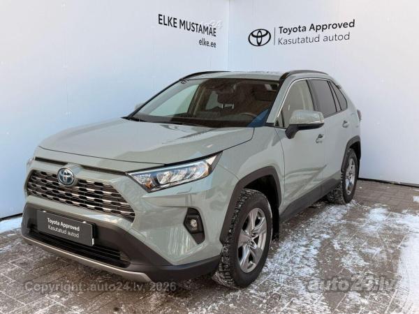 Green Toyota RAV4 2022 in Tallinn, with an engine capacity of 2.49 L and mileage of 44 thousand km for 28995 €, photo 1 on AUTOMOTO.COM.LV