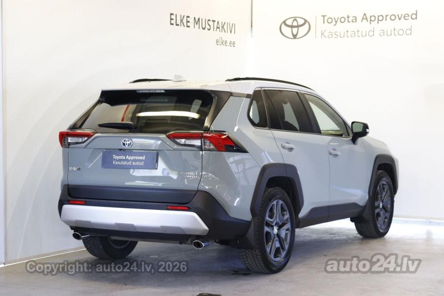 Zaļš Toyota RAV4 2023 Tallina, ar dzinēja tilpumu 2.49 L un nobraukumu 34 tūkst. km par 37500 €, foto 3 vietnē AUTOMOTO.COM.LV