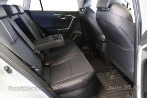 Zaļš Toyota RAV4 2023 Tallina, ar dzinēja tilpumu 2.49 L un nobraukumu 34 tūkst. km par 37500 €, foto 8 vietnē AUTOMOTO.COM.LV