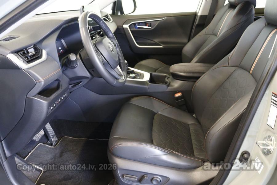 Zaļš Toyota RAV4 2023 Tallina, ar dzinēja tilpumu 2.49 L un nobraukumu 38 tūkst. km par 38500 €, foto 3 vietnē AUTOMOTO.COM.LV