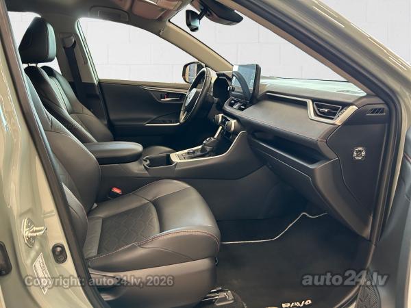 Zaļš Toyota RAV4 2023 Pērnava, ar dzinēja tilpumu 2.50 L un nobraukumu 42 tūkst. km par 36990 €, foto 6 vietnē AUTOMOTO.COM.LV