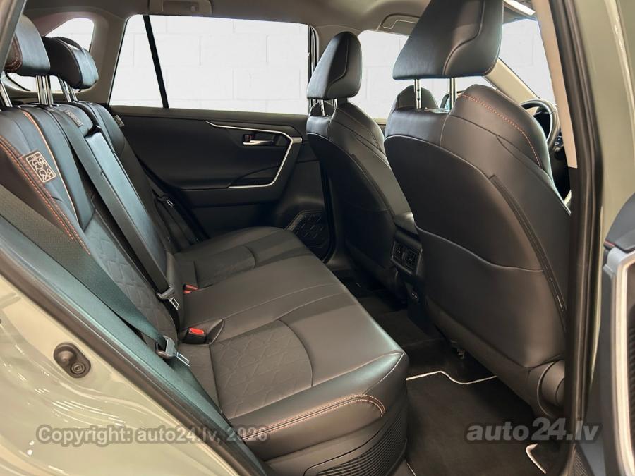 Zaļš Toyota RAV4 2023 Pērnava, ar dzinēja tilpumu 2.50 L un nobraukumu 42 tūkst. km par 36990 €, foto 8 vietnē AUTOMOTO.COM.LV