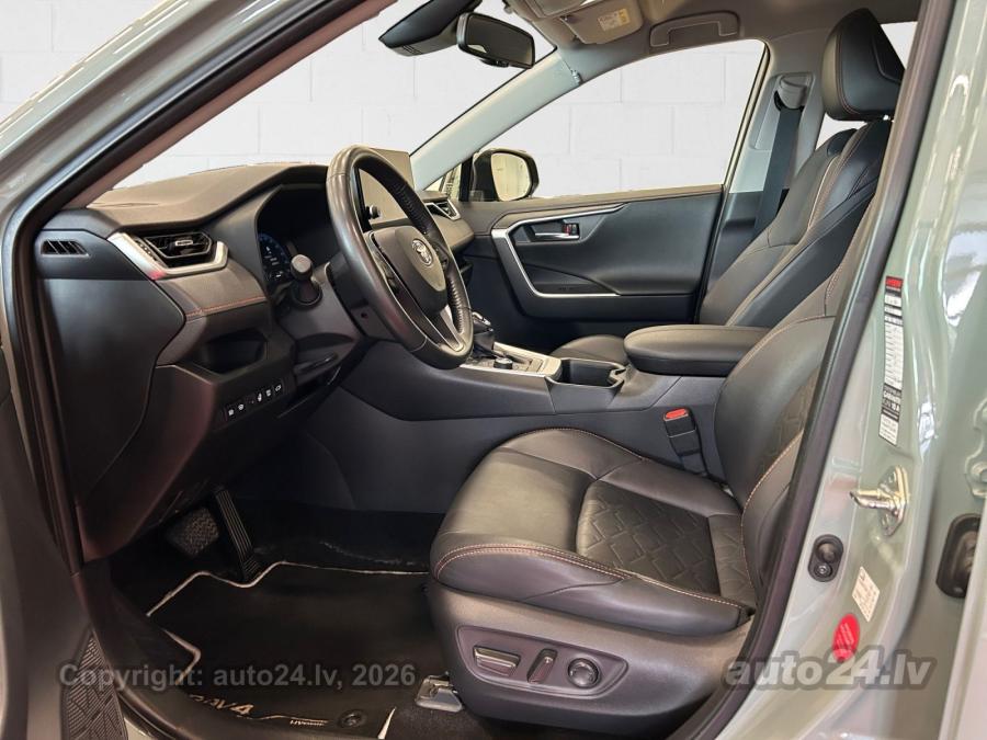 Zaļš Toyota RAV4 2023 Pērnava, ar dzinēja tilpumu 2.50 L un nobraukumu 42 tūkst. km par 36990 €, foto 12 vietnē AUTOMOTO.COM.LV