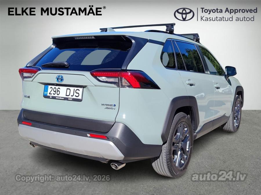 Green Toyota RAV4 2023 in Tallinn, with an engine capacity of 2.49 L and mileage of 74 thousand km for 36995 €, photo 3 on AUTOMOTO.COM.LV
