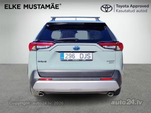 Green Toyota RAV4 2023 in Tallinn, with an engine capacity of 2.49 L and mileage of 74 thousand km for 36995 €, photo 5 on AUTOMOTO.COM.LV