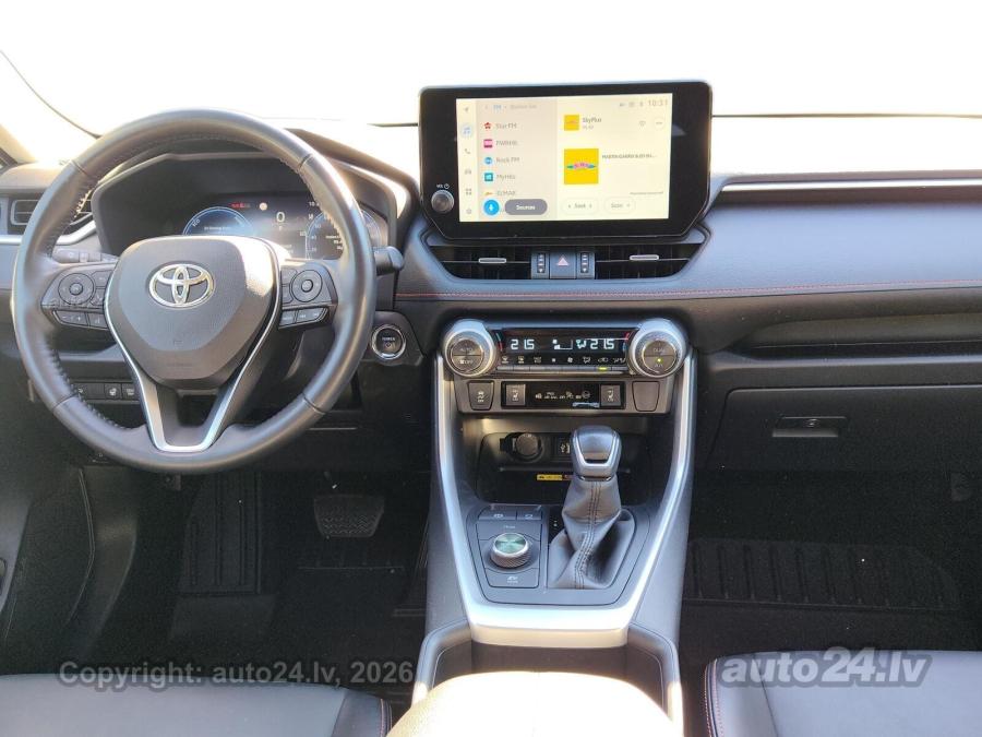Green Toyota RAV4 2023 in Tallinn, with an engine capacity of 2.49 L and mileage of 74 thousand km for 36995 €, photo 9 on AUTOMOTO.COM.LV