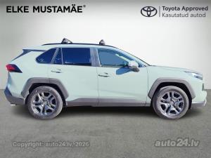 Green Toyota RAV4 2023 in Tallinn, with an engine capacity of 2.49 L and mileage of 74 thousand km for 36995 €, photo 17 on AUTOMOTO.COM.LV