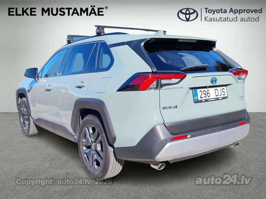 Green Toyota RAV4 2023 in Tallinn, with an engine capacity of 2.49 L and mileage of 74 thousand km for 36995 €, photo 18 on AUTOMOTO.COM.LV
