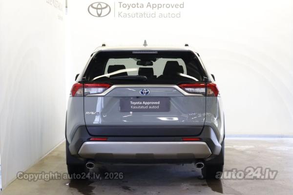 Zaļš Toyota RAV4 2025 Tallina, ar dzinēja tilpumu 2.49 L un nobraukumu 4 tūkst. km par 41900 €, foto 4 vietnē AUTOMOTO.COM.LV