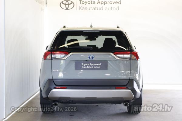 Green Toyota RAV4 2025 in Tallinn, with an engine capacity of 2.49 L and mileage of 19 thousand km for 38900 €, photo 4 on AUTOMOTO.COM.LV