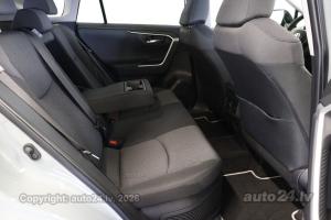 Zaļš Toyota RAV4 2025 Tallina, ar dzinēja tilpumu 2.49 L un nobraukumu 19 tūkst. km par 38900 €, foto 8 vietnē AUTOMOTO.COM.LV
