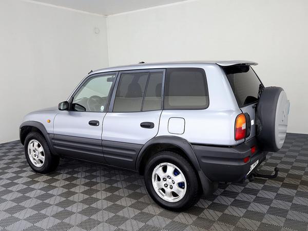 Grey Toyota RAV4 1996 in Tallinn, with an engine capacity of 2.00 L and mileage of 464 thousand km for 1499 €, photo 4 on AUTOMOTO.COM.LV