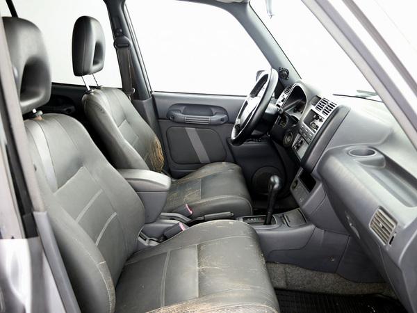 Grey Toyota RAV4 1996 in Tallinn, with an engine capacity of 2.00 L and mileage of 464 thousand km for 1499 €, photo 6 on AUTOMOTO.COM.LV