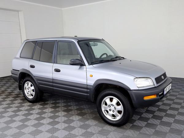 Grey Toyota RAV4 1996 in Tallinn, with an engine capacity of 2.00 L and mileage of 464 thousand km for 1499 €, photo 8 on AUTOMOTO.COM.LV