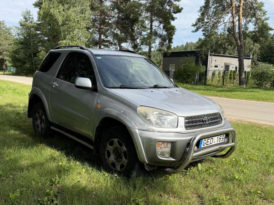 Grey Toyota RAV4 2000 in Kaunas, with an engine capacity of 2.00 L and mileage of 191 thousand km for 2850 €, photo 4 on AUTOMOTO.COM.LV