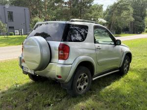 Grey Toyota RAV4 2000 in Kaunas, with an engine capacity of 2.00 L and mileage of 191 thousand km for 2850 €, photo 5 on AUTOMOTO.COM.LV