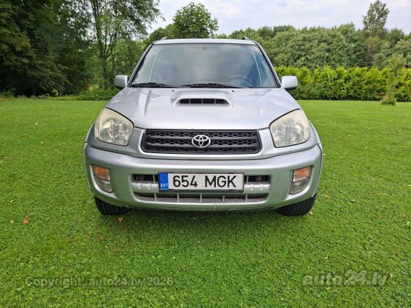 Pelēks Toyota RAV4 2002 Viljandi, ar dzinēja tilpumu 2.00 L un nobraukumu 326 tūkst. km par 2600 €, foto 2 vietnē AUTOMOTO.COM.LV