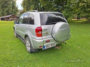 Grey Toyota RAV4 2002 in Viljandi, with an engine capacity of 2.00 L and mileage of 326 thousand km for 2600 €, photo 7 on AUTOMOTO.COM.LV