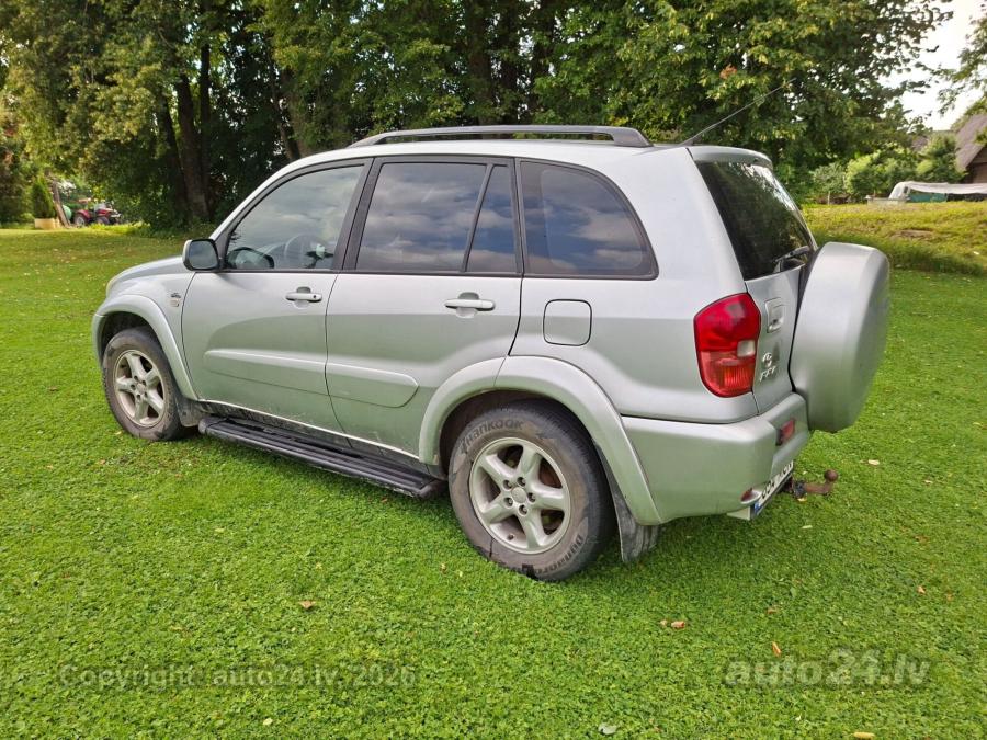 Grey Toyota RAV4 2002 in Viljandi, with an engine capacity of 2.00 L and mileage of 326 thousand km for 2600 €, photo 8 on AUTOMOTO.COM.LV