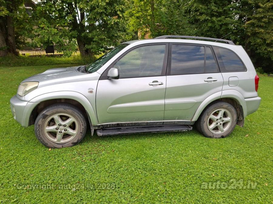 Grey Toyota RAV4 2002 in Viljandi, with an engine capacity of 2.00 L and mileage of 326 thousand km for 2600 €, photo 9 on AUTOMOTO.COM.LV